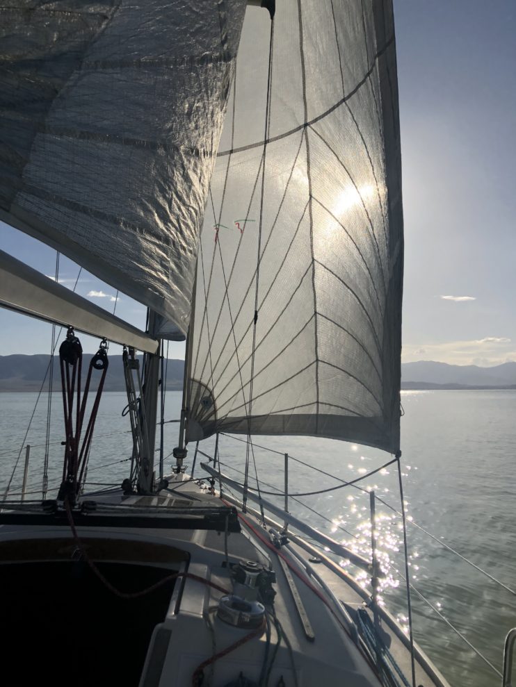 Solo sailing and 47 mph wind – Unsinkable 2